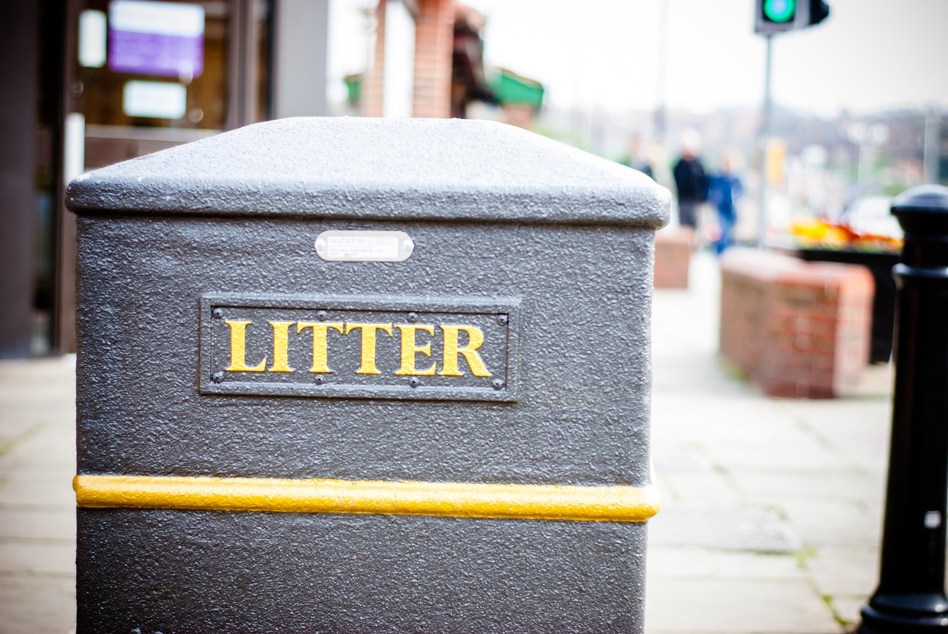 Smelly Rubbish Chute? Here Are the Top Causes & Fixes